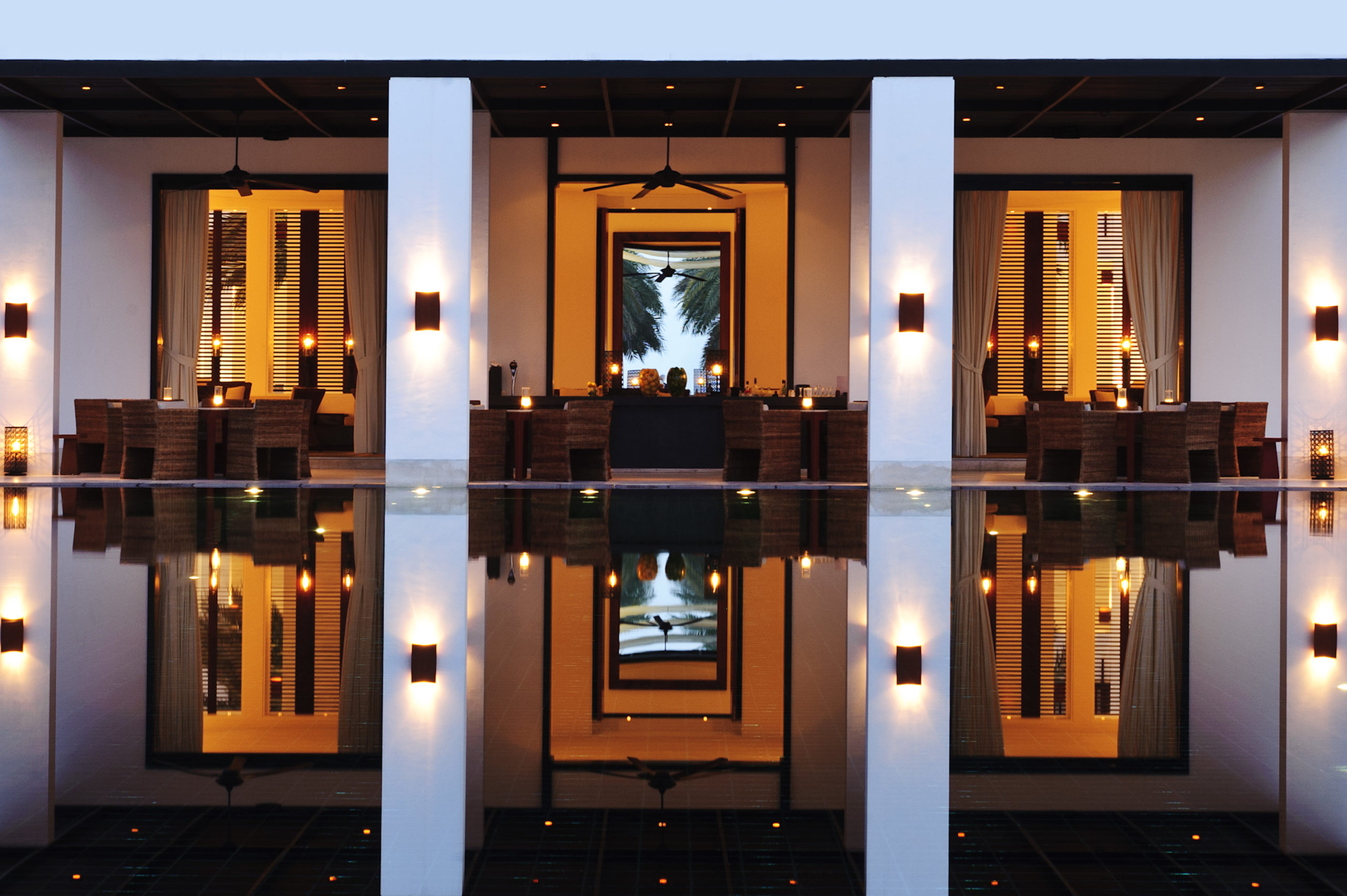 CMU-Dining-The Serai Pool Cabana01 - diamonde : diamonde